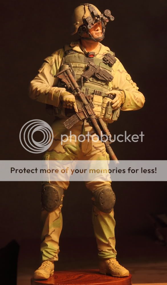 200mm SAS trooper Iraq | planetFigure | Miniatures