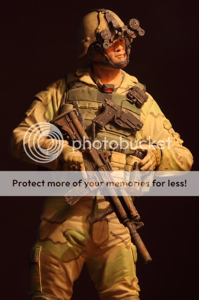 200mm SAS trooper Iraq | planetFigure | Miniatures